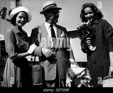 ALICE GOODMAN & BENNY GOODMAN MUSICIAN AND WIFE (1956 Stock Photo - Alamy