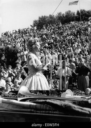 Frances Day - American actress and singer who achieved great popularity ...