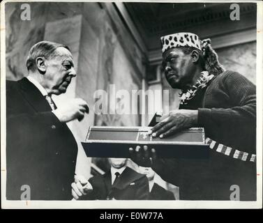 AFRICAN LEADER ALBERT JOHN LUTHULI RECEIVES NOBEL PEACE PRIZE FROM ...