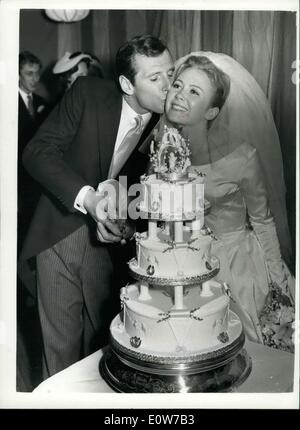 Oct. 14, 1961 - Juliet Mills Marries Actor: Juliet Mills, 19, this ...
