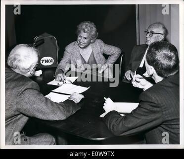 Apr. 04, 1962 - New York International Airport: Kurt Frings, Elizabeth ...