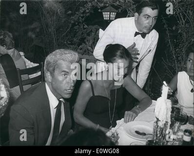Actress Esther Williams and Fernando Lamas in the car Stock Photo ...