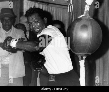 American middleweight champion Sugar Ray Robinson, right, has opponent ...