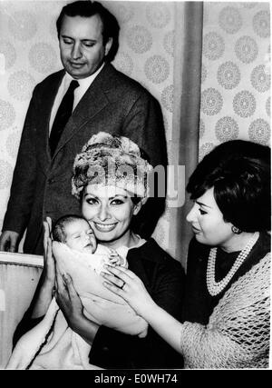 MARIA MUSSOLINI with her sister SOPHIA LOREN, late 1960s Stock Photo ...