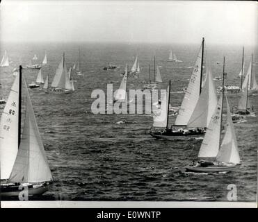 Yachts and Spectator Craft on Sydney Harbour prior to the Start of the ...