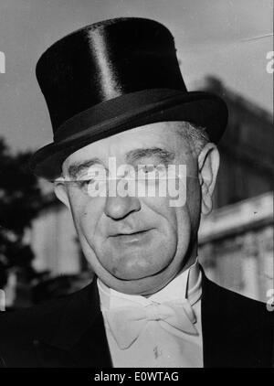 Cardinal Giovanni Benelli, Archbishop of Florence, with late Pope Paul ...