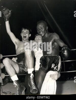 British and European Featherweight Champion Howard Winstone training at ...