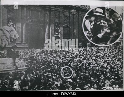 Hitler at the Outbreak of World War I in Munich, 1914 Stock Photo - Alamy