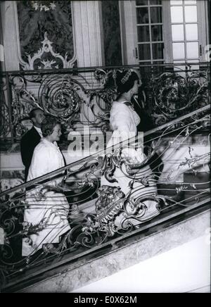 QUEEN ELIZABETH II about 1965 Stock Photo - Alamy
