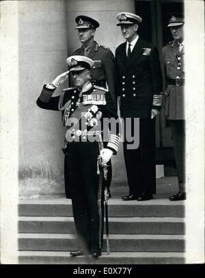 Chief of the General Staff, General Sir Richard Dannatt with Lance ...