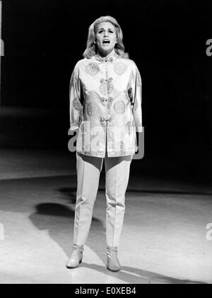 Folk singer Nancy Ames on stage rehearsing Stock Photo - Alamy