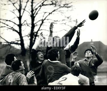 ENGLAND RUGBY TEAM TRAINING AT TWICKENHAM FOR THEIR OPENING SIX NATIONS ...