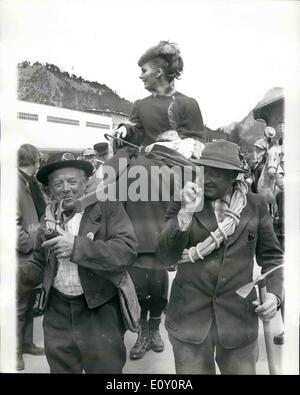 In the footsteps of Sherlock Holmes. Reichenbach Fall. The consultation ...