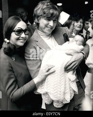 Apr. 04, 1969 - Tommy Steele & wife Ann & new born daughter Emma ...