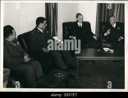 Jan. 01, 1969 - Jordanian Premier Mr. Bahjat Talhouni with Mr. Davies ...