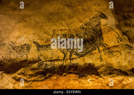 Cave Art - Lascaux - Prehistoric cave painting of running horse, from ...