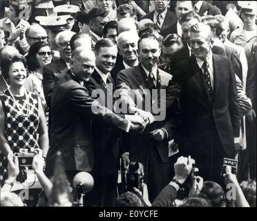 New York City welcomes the Apollo 11 crew in a ticker tape parade down ...