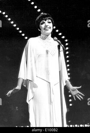 American actress and singer Liza Minnelli, 1989 Stock Photo - Alamy