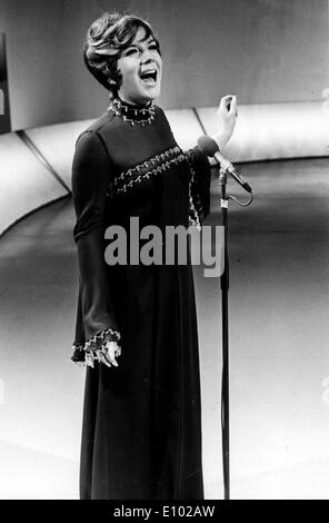 VIKKI CARR American singer in 1974 Stock Photo - Alamy