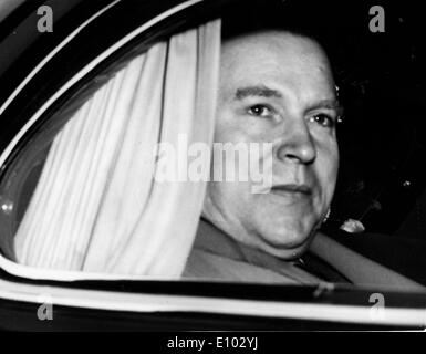 Ambassador Jacob Malik arrives at Victoria Station Stock Photo - Alamy