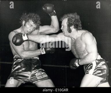 Joe Bugner (l) during the heavyweight fight with Jack Bodell at Empire ...