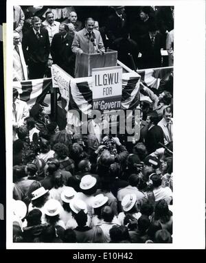 Former Senator George McGovern, the 1972 Democratic presidential ...