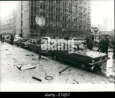 Mar. 03, 1973 - Explosion outside the old Bailey: Photo shows View ...