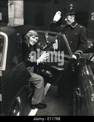 Max Quarterman, the 33 year old plasterer's mate who earns up to £400 ...