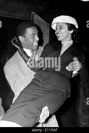 Interior of the restaurant Maxim's Paris France Stock Photo - Alamy