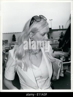Jun. 06, 1976 - Elizabeth Ray, arriving from London at JFK Stock Photo ...