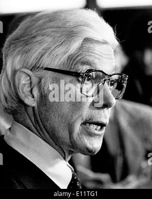 Candidate John B. Anderson speaks in New York Stock Photo - Alamy