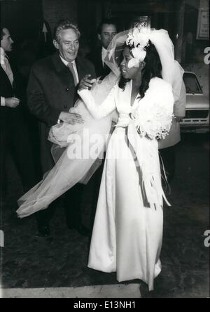 Actor Peter Finch at event with Eletha Barrett Stock Photo - Alamy