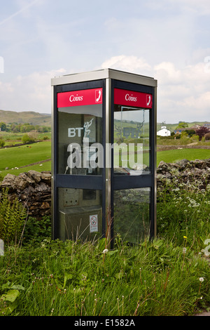 Phone box in rural location in Devon Stock Photo - Alamy