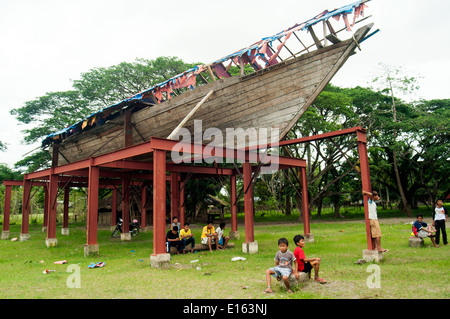 ancient balangay replica boat, Masawa hong Butuan, Barangay Bading ...