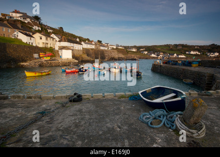 Coverack fishing harbour in Cornwall Stock Photo - Alamy