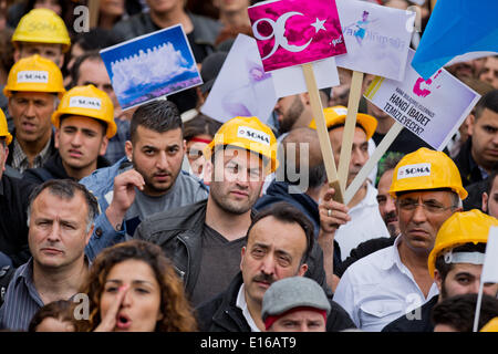 Cologne, Germany. 24th May, 2014. Members of the Alevi community ...