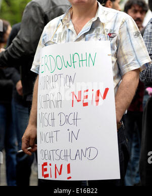 Cologne, Germany. 24th May, 2014. Members of the Alevi community ...