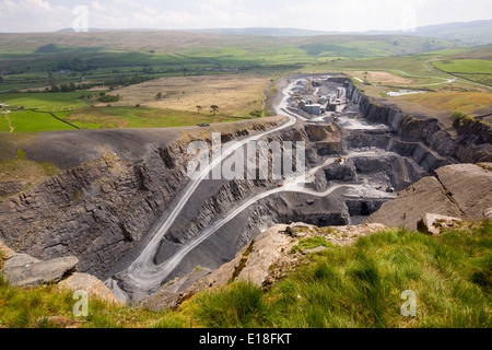 Helwith Bridge quarry in the Yorkshire Dales, UK Stock Photo - Alamy