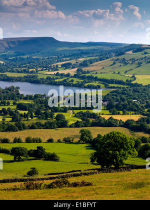 Combs reservoir in the High Peak near Chapel-en-le-Frith, Derbyshire ...