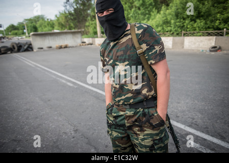 Pro-Russian militia checkpoint on the road outside outskirts of ...