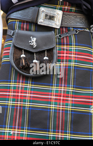 UK, Scotland, Edinburgh, kilt, traditional men's wear Stock Photo - Alamy