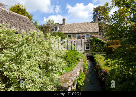 Priory Mill straddling the River Leach at Lechlade, Gloucestershire UK ...
