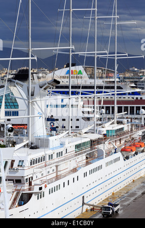 Cruise ships, Port of Piraeus, Athens, Greece, Europe Stock Photo - Alamy