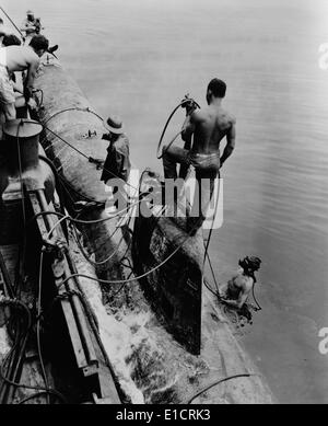 Japanese Midget Submarine of the Second World War on display at the ...