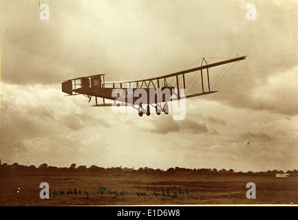 The Handley Page 0/400 was a British twin-engine bomber developed ...