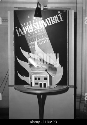 The cartaz publicitário (advertisement poster) in Portugal represents a ...