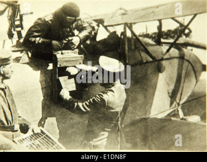 Halberstadt B II, a German reconnaissance aircraft from World War I ...