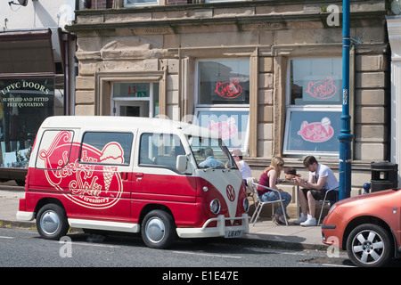 'Lickety Split' Ice Cream Parlour at Seaham Stock Photo - Alamy
