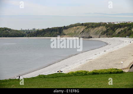 The promenade and pebble beach at The Knapp, Barry, South Wales Stock ...