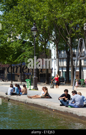 Paris, Canal St Martin - Paris, St Martin Channel Stock Photo - Alamy